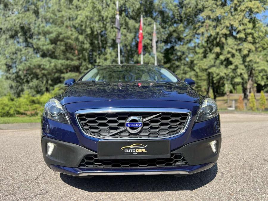 Blue Volvo V40 2016 in Kazlu Ruda, with an engine capacity of 1.97 L and mileage of 248 thousand km for 8000 €, photo 13 on AUTOMOTO.COM.LV