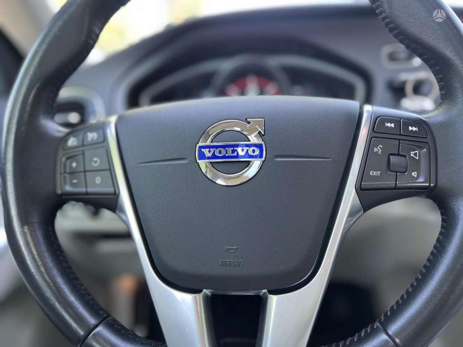 Blue Volvo V40 2016 in Kazlu Ruda, with an engine capacity of 1.97 L and mileage of 248 thousand km for 8000 €, photo 17 on AUTOMOTO.COM.LV
