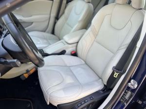 Blue Volvo V40 2016 in Kazlu Ruda, with an engine capacity of 1.97 L and mileage of 248 thousand km for 8000 €, photo 23 on AUTOMOTO.COM.LV