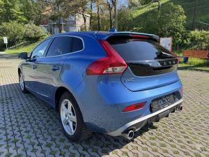 Blue Volvo V40 2016 in Kaunas, with an engine capacity of 1.97 L and mileage of 224 thousand km for 8950 €, photo 9 on AUTOMOTO.COM.LV