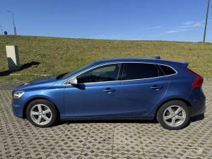 Blue Volvo V40 2016 in Kaunas, with an engine capacity of 1.97 L and mileage of 224 thousand km for 8950 €, photo 10 on AUTOMOTO.COM.LV