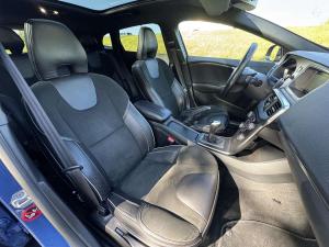 Blue Volvo V40 2016 in Kaunas, with an engine capacity of 1.97 L and mileage of 224 thousand km for 8950 €, photo 15 on AUTOMOTO.COM.LV