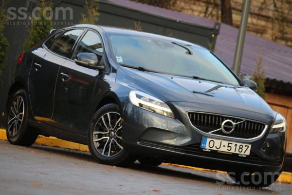 Blue Volvo V40 2017 in Riga, with an engine capacity of 2.00 L and mileage of 0 thousand km for 9990 €, photo 2 on AUTOMOTO.COM.LV