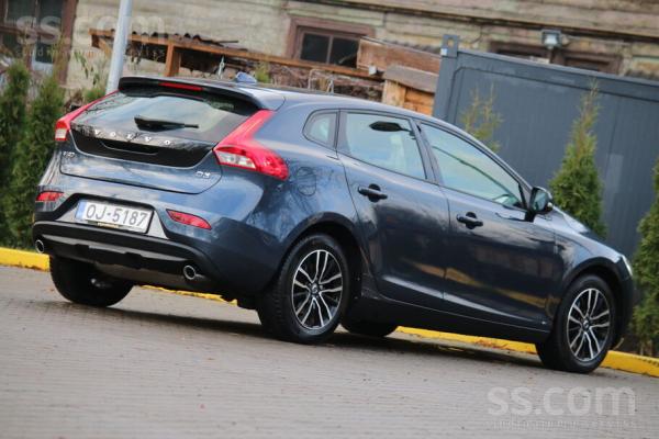 Blue Volvo V40 2017 in Riga, with an engine capacity of 2.00 L and mileage of 0 thousand km for 9990 €, photo 6 on AUTOMOTO.COM.LV
