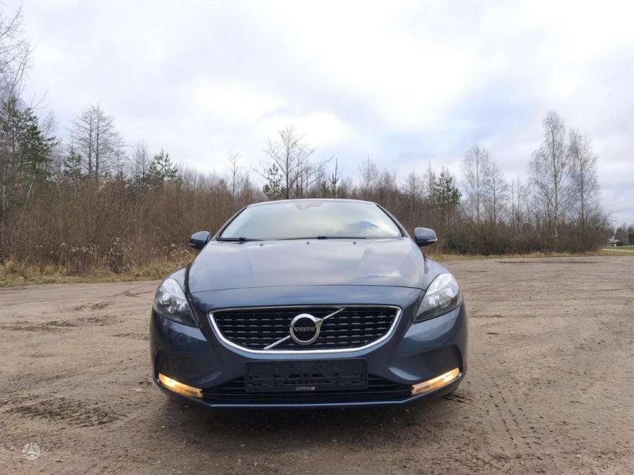 Zils Volvo V40 2017 Kauņa, ar dzinēja tilpumu 2.00 L un nobraukumu 141 tūkst. km par 7999 €, foto 2 vietnē AUTOMOTO.COM.LV