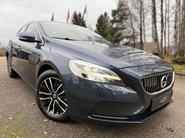 Blue Volvo V40 2017 in Kazlu Ruda, with an engine capacity of 1.97 L and mileage of 256 thousand km for 9700 €, photo 1 on AUTOMOTO.COM.LV