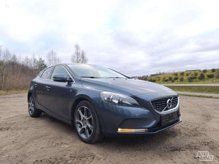 Zils Volvo V40 2017 Kauņa, ar dzinēja tilpumu 2.00 L un nobraukumu 141 tūkst. km par 7999 €, foto 3 vietnē AUTOMOTO.COM.LV