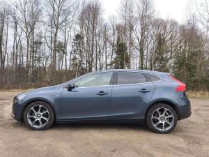 Zils Volvo V40 2017 Kauņa, ar dzinēja tilpumu 2.00 L un nobraukumu 141 tūkst. km par 7999 €, foto 4 vietnē AUTOMOTO.COM.LV