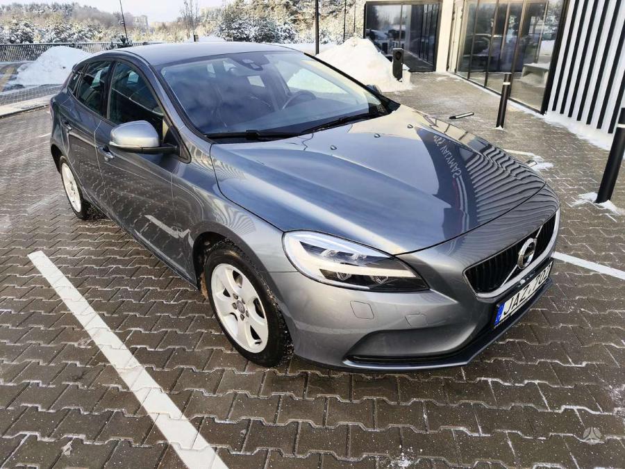 Zils Volvo V40 2017 Viļņa, ar dzinēja tilpumu 1.97 L un nobraukumu 184 tūkst. km par 9000 €, foto 2 vietnē AUTOMOTO.COM.LV