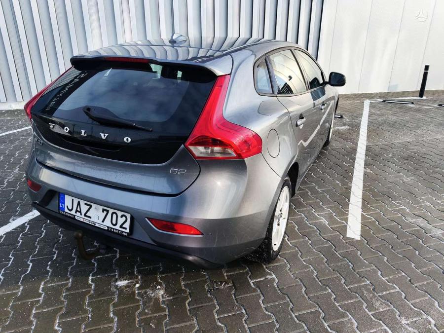 Zils Volvo V40 2017 Viļņa, ar dzinēja tilpumu 1.97 L un nobraukumu 184 tūkst. km par 9000 €, foto 3 vietnē AUTOMOTO.COM.LV