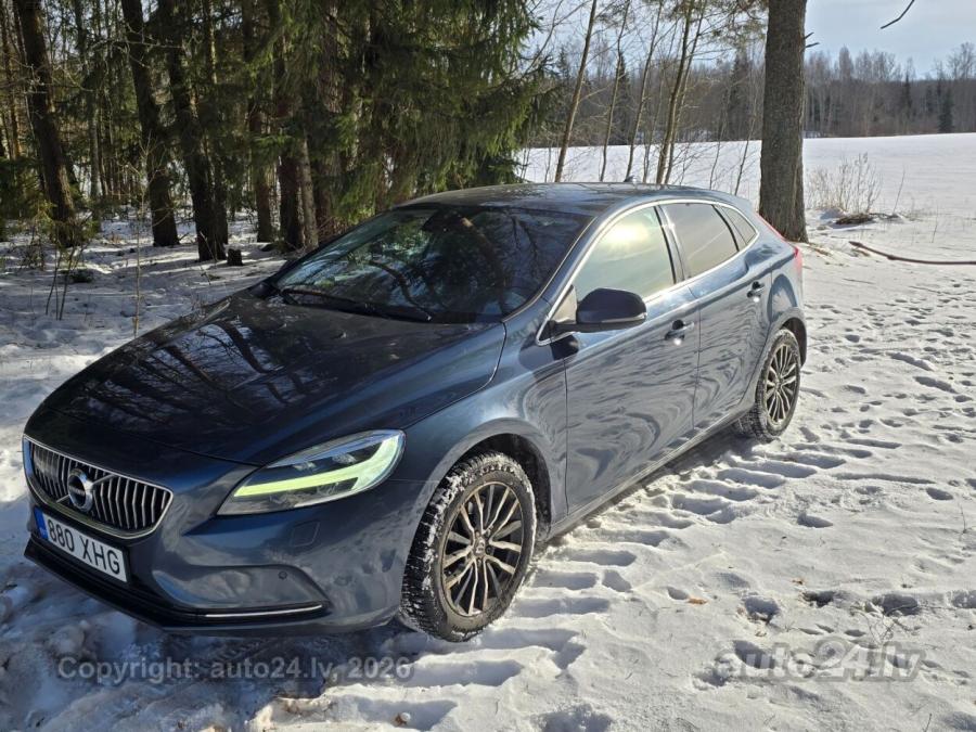 Zils Volvo V40 2017 Tartu, ar dzinēja tilpumu 2.00 L un nobraukumu 307 tūkst. km par 11500 €, foto 2 vietnē AUTOMOTO.COM.LV