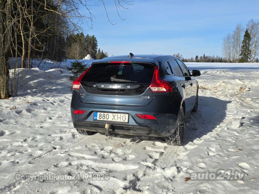 Zils Volvo V40 2017 Tartu, ar dzinēja tilpumu 2.00 L un nobraukumu 307 tūkst. km par 11500 €, foto 5 vietnē AUTOMOTO.COM.LV