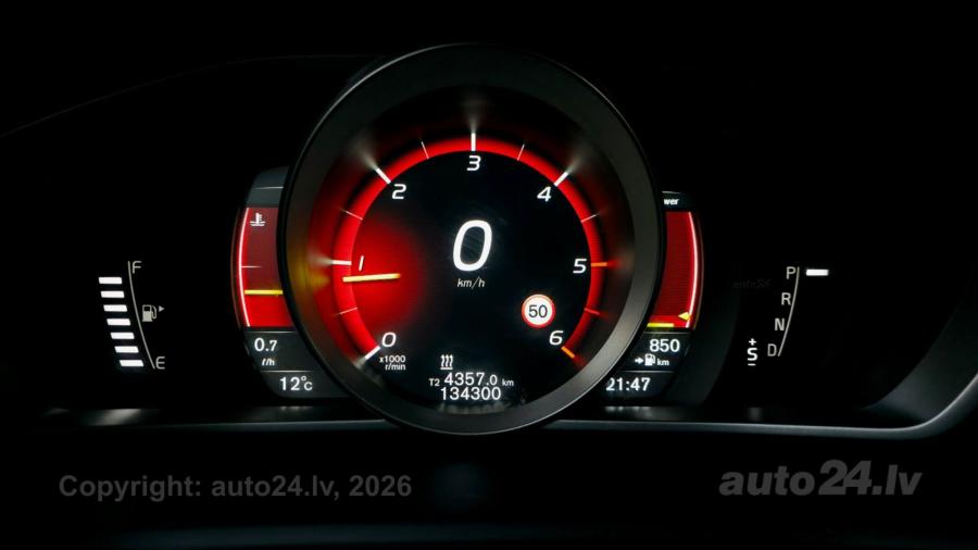 Синий Вольво В40 2017 в Таллин, объемом двигателя 2.00 л и пробегом 134 тыс. км за 15500 €, фото 15 на AUTOMOTO.COM.LV