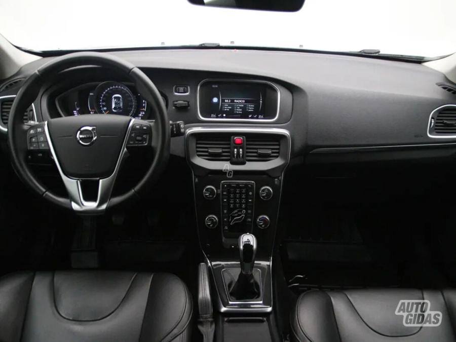 Zils Volvo V40 2017 Viļņa, ar dzinēja tilpumu 2.00 L un nobraukumu 116 tūkst. km par 10499 €, foto 3 vietnē AUTOMOTO.COM.LV