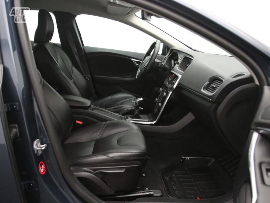 Zils Volvo V40 2017 Viļņa, ar dzinēja tilpumu 2.00 L un nobraukumu 116 tūkst. km par 10499 €, foto 15 vietnē AUTOMOTO.COM.LV