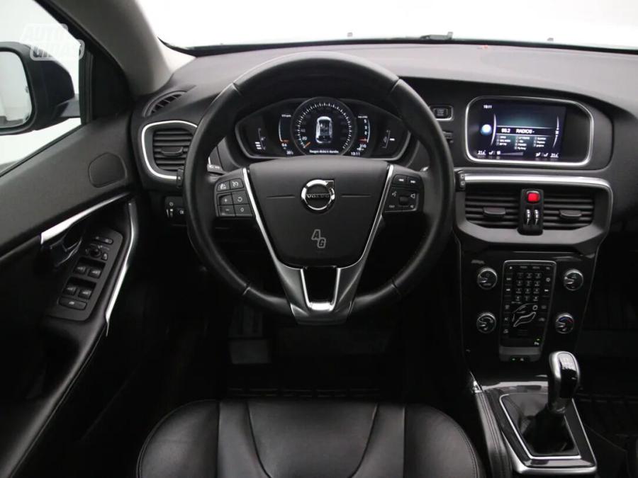 Zils Volvo V40 2017 Viļņa, ar dzinēja tilpumu 2.00 L un nobraukumu 116 tūkst. km par 10499 €, foto 18 vietnē AUTOMOTO.COM.LV