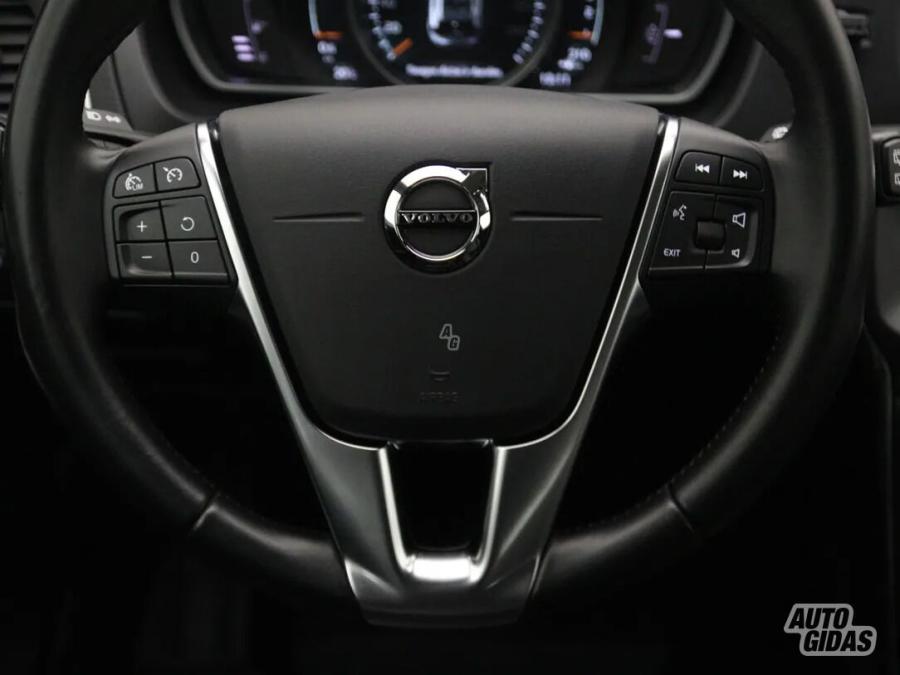 Zils Volvo V40 2017 Viļņa, ar dzinēja tilpumu 2.00 L un nobraukumu 116 tūkst. km par 10499 €, foto 19 vietnē AUTOMOTO.COM.LV