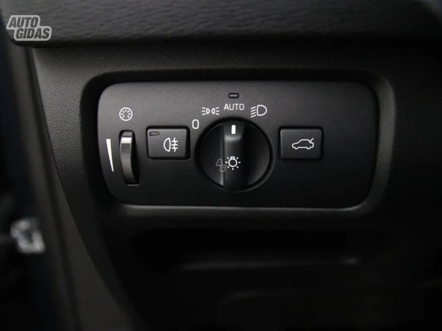 Zils Volvo V40 2017 Viļņa, ar dzinēja tilpumu 2.00 L un nobraukumu 116 tūkst. km par 10499 €, foto 28 vietnē AUTOMOTO.COM.LV