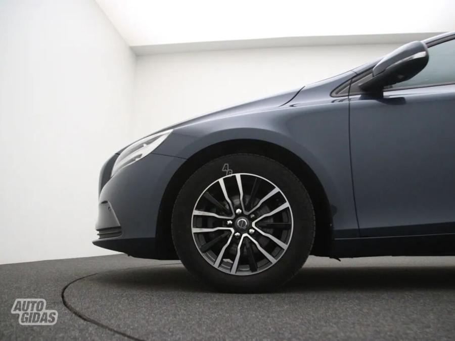 Zils Volvo V40 2017 Viļņa, ar dzinēja tilpumu 2.00 L un nobraukumu 116 tūkst. km par 10499 €, foto 29 vietnē AUTOMOTO.COM.LV