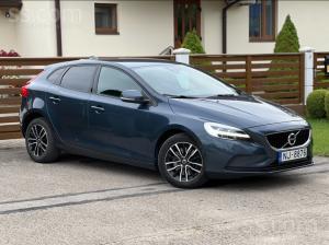 Zils Volvo V40 2017 Rīga, ar dzinēja tilpumu 2.00 L un nobraukumu 0 tūkst. km par 9700 €, foto  vietnē AUTOMOTO.COM.LV
