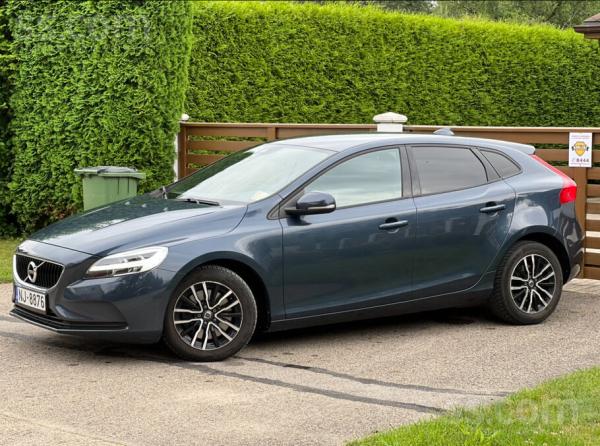 Zils Volvo V40 2017 Rīga, ar dzinēja tilpumu 2.00 L un nobraukumu 0 tūkst. km par 9700 €, foto 2 vietnē AUTOMOTO.COM.LV