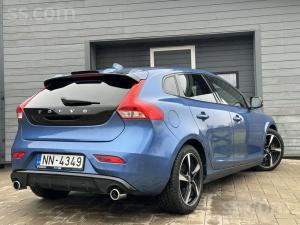 Blue Volvo V40 2017 in Riga, with an engine capacity of 2.00 L and mileage of 264 thousand km for 14200 €, photo 5 on AUTOMOTO.COM.LV