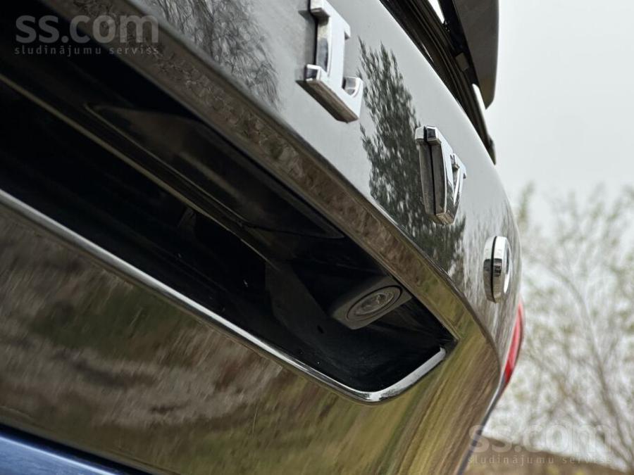 Blue Volvo V40 2017 in Riga, with an engine capacity of 2.00 L and mileage of 264 thousand km for 14200 €, photo 6 on AUTOMOTO.COM.LV
