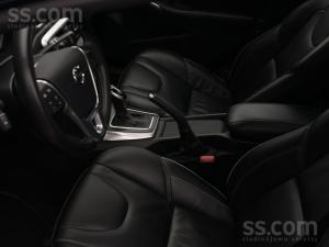 Blue Volvo V40 2017 in Riga, with an engine capacity of 2.00 L and mileage of 264 thousand km for 14200 €, photo 8 on AUTOMOTO.COM.LV