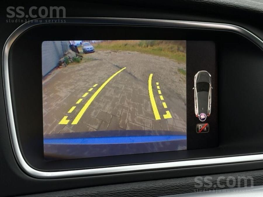 Blue Volvo V40 2017 in Riga, with an engine capacity of 2.00 L and mileage of 264 thousand km for 14200 €, photo 17 on AUTOMOTO.COM.LV