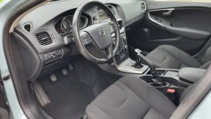Blue Volvo V40 2017 in Riga, with an engine capacity of 2.00 L and mileage of 249 thousand km for 8450 €, photo 9 on AUTOMOTO.COM.LV