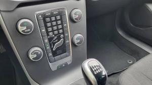 Blue Volvo V40 2017 in Riga, with an engine capacity of 2.00 L and mileage of 249 thousand km for 8450 €, photo 11 on AUTOMOTO.COM.LV