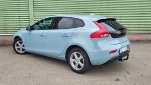 Blue Volvo V40 2017 in Riga, with an engine capacity of 2.00 L and mileage of 249 thousand km for 7900 €, photo 4 on AUTOMOTO.COM.LV