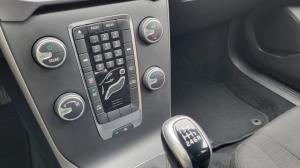 Blue Volvo V40 2017 in Riga, with an engine capacity of 2.00 L and mileage of 249 thousand km for 7900 €, photo 13 on AUTOMOTO.COM.LV