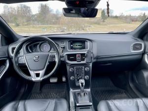 Blue Volvo V40 2017 in Talsi, with an engine capacity of 2.00 L and mileage of 217 thousand km for 9500 €, photo 6 on AUTOMOTO.COM.LV