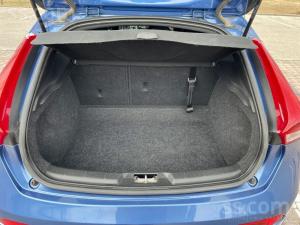 Blue Volvo V40 2017 in Talsi, with an engine capacity of 2.00 L and mileage of 217 thousand km for 9500 €, photo 11 on AUTOMOTO.COM.LV