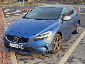 Volvo V40 2017 in Jelgava on AUTOMOTO.COM.LV Blue Volvo V40 2017 in Jelgava, with an engine capacity of 2.00 L and mileage of 253 thousand km for 9250 β¬, photo 1 on AUTOMOTO.COM.LV