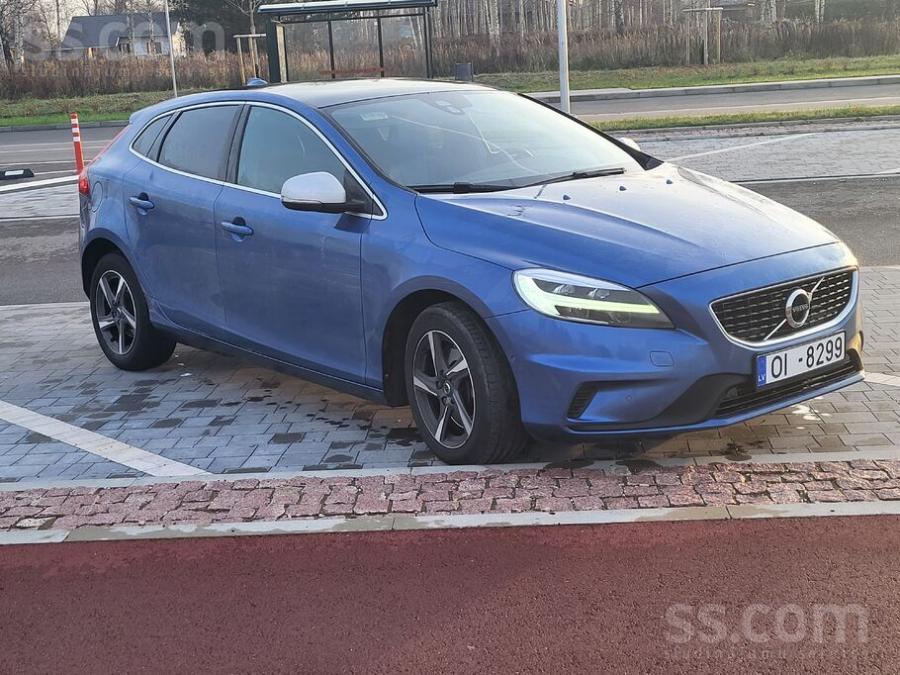 Zils Volvo V40 2017 Jelgava, ar dzinēja tilpumu 2.00 L un nobraukumu 253 tūkst. km par 9250 €, foto 3 vietnē AUTOMOTO.COM.LV