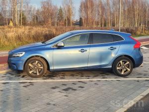 Zils Volvo V40 2017 Jelgava, ar dzinēja tilpumu 2.00 L un nobraukumu 253 tūkst. km par 9250 €, foto 4 vietnē AUTOMOTO.COM.LV