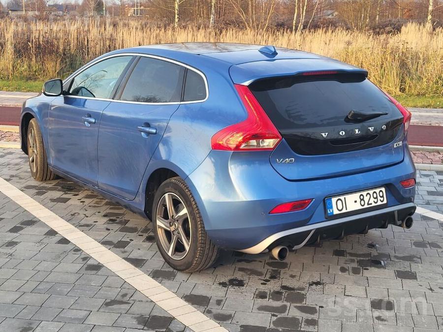 Zils Volvo V40 2017 Jelgava, ar dzinēja tilpumu 2.00 L un nobraukumu 253 tūkst. km par 9250 €, foto 5 vietnē AUTOMOTO.COM.LV