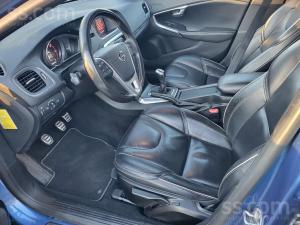 Zils Volvo V40 2017 Jelgava, ar dzinēja tilpumu 2.00 L un nobraukumu 253 tūkst. km par 9250 €, foto 12 vietnē AUTOMOTO.COM.LV