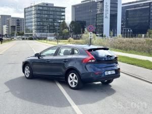 Zils Volvo V40 2017 Rīga, ar dzinēja tilpumu 2.00 L un nobraukumu 212 tūkst. km par 8200 €, foto 5 vietnē AUTOMOTO.COM.LV