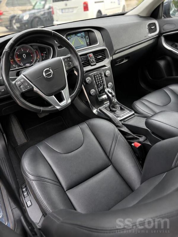 Blue Volvo V40 2017 in Riga, with an engine capacity of 2.00 L and mileage of 212 thousand km for 8200 €, photo 9 on AUTOMOTO.COM.LV