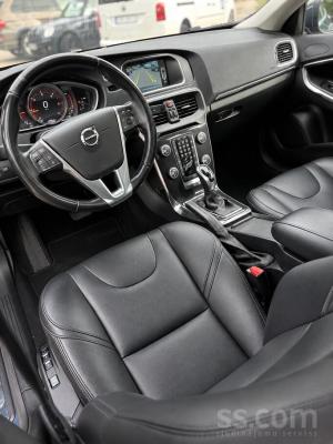 Zils Volvo V40 2017 Rīga, ar dzinēja tilpumu 2.00 L un nobraukumu 212 tūkst. km par 8200 €, foto 9 vietnē AUTOMOTO.COM.LV