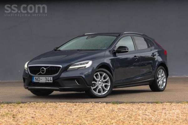 Blue Volvo V40 2017 in Jelgava, with an engine capacity of 2.00 L and mileage of 184 thousand km for 11000 €, photo 1 on AUTOMOTO.COM.LV