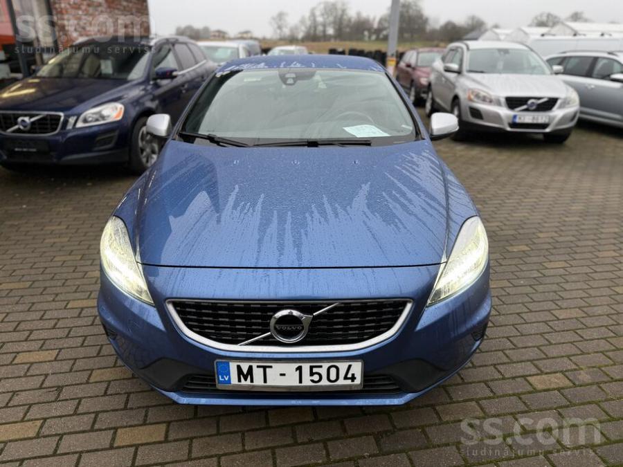 Blue Volvo V40 2018 in Talsi, with an engine capacity of 2.00 L and mileage of 167 thousand km for 10550 €, photo 5 on AUTOMOTO.COM.LV