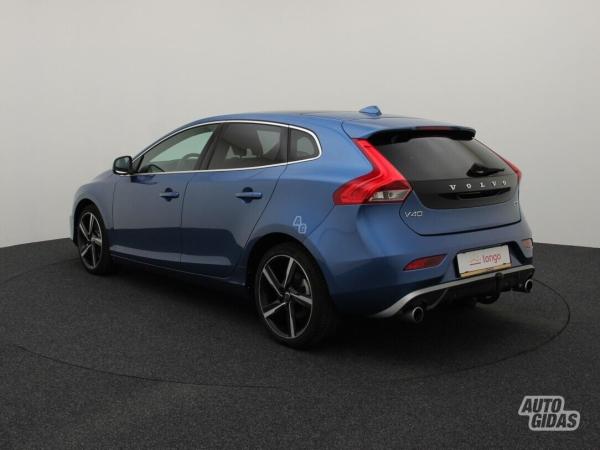 Blue Volvo V40 2018 in Vilnius, with an engine capacity of 2.00 L and mileage of 222 thousand km for 11199 €, photo 7 on AUTOMOTO.COM.LV