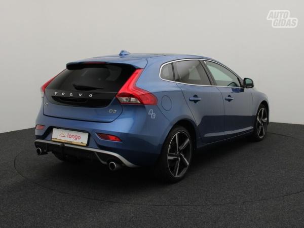 Blue Volvo V40 2018 in Vilnius, with an engine capacity of 2.00 L and mileage of 222 thousand km for 11199 €, photo 8 on AUTOMOTO.COM.LV