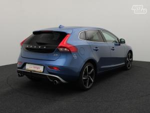 Blue Volvo V40 2018 in Vilnius, with an engine capacity of 2.00 L and mileage of 222 thousand km for 11199 €, photo 8 on AUTOMOTO.COM.LV