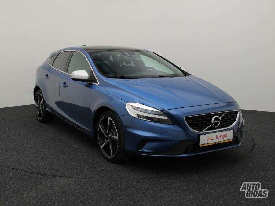 Blue Volvo V40 2018 in Vilnius, with an engine capacity of 2.00 L and mileage of 222 thousand km for 11199 €, photo 10 on AUTOMOTO.COM.LV