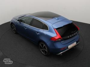 Blue Volvo V40 2018 in Vilnius, with an engine capacity of 2.00 L and mileage of 222 thousand km for 11199 €, photo 12 on AUTOMOTO.COM.LV